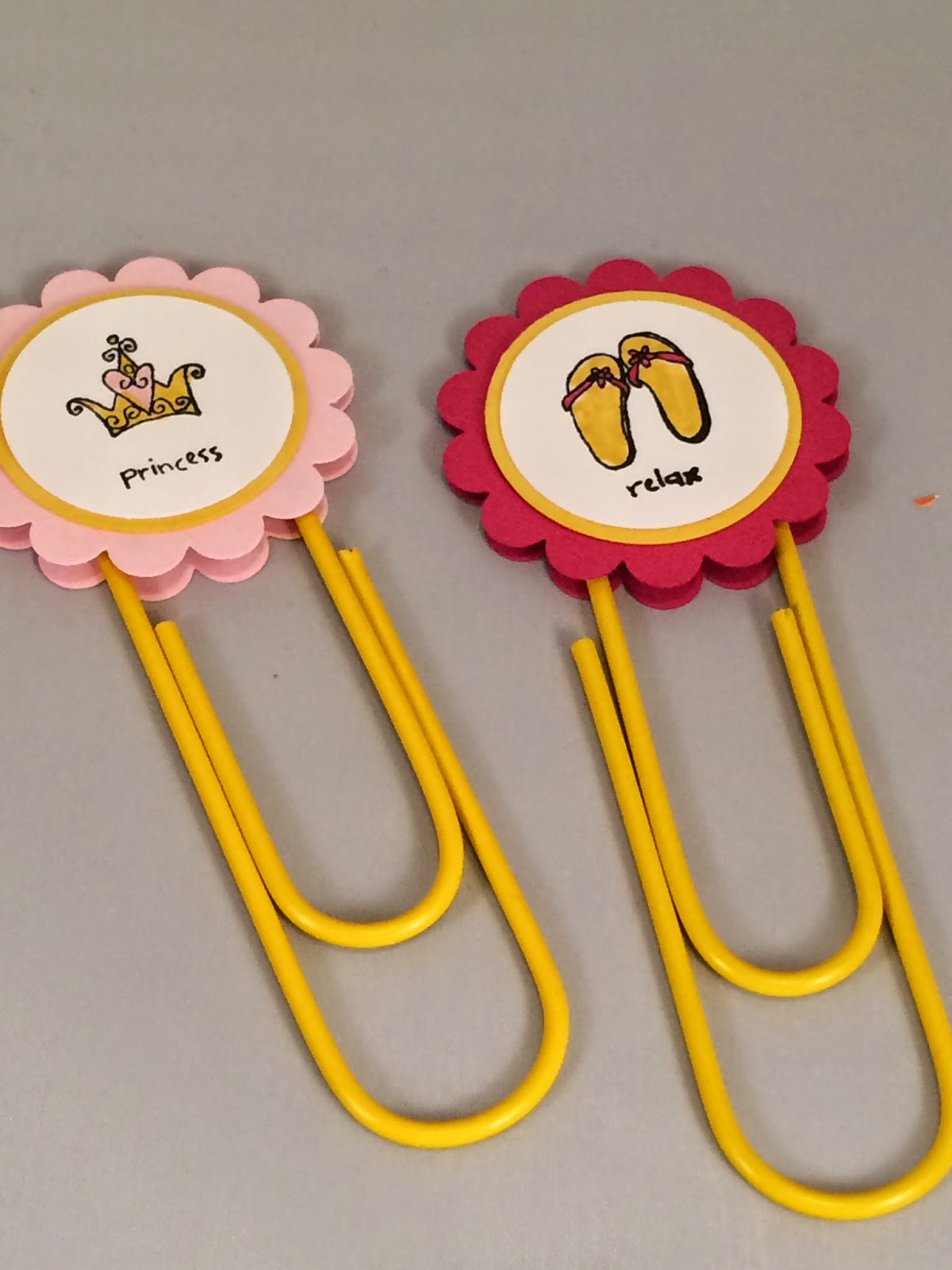 The Mane Idea: Giant Paper Clip Bookmarks